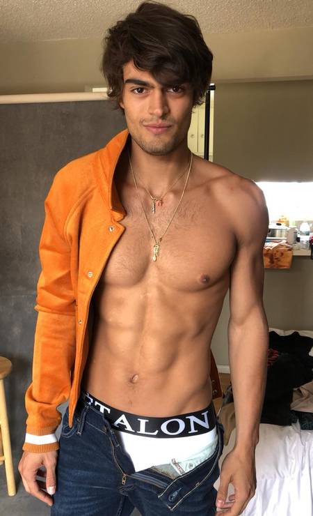 Depois de perder 50 quilos, modelo mostra a transformação de seu corpo ...