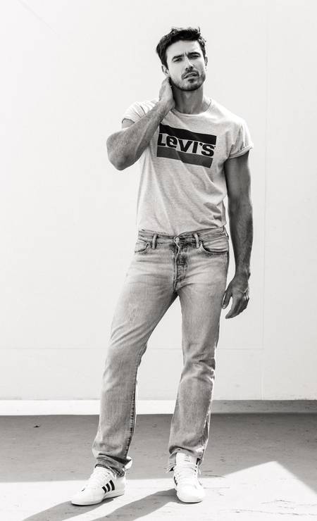 Confira cliques do modelo Lucas Gil - Jornal O Globo