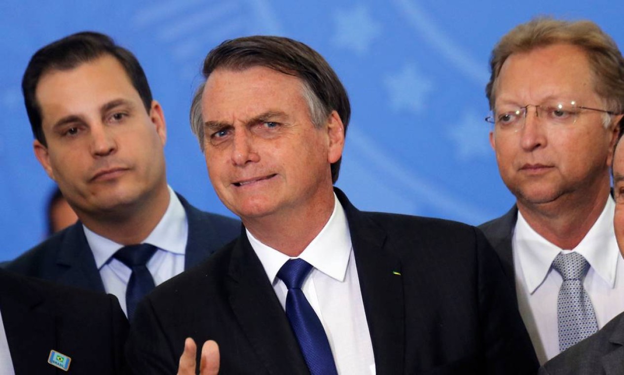 Novo decreto de Bolsonaro concede registro de arma por prazo ...