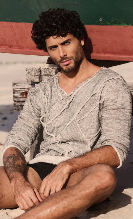 Confira um ensaio exclusivo com o modelo Jesus Luz - Jornal O Globo