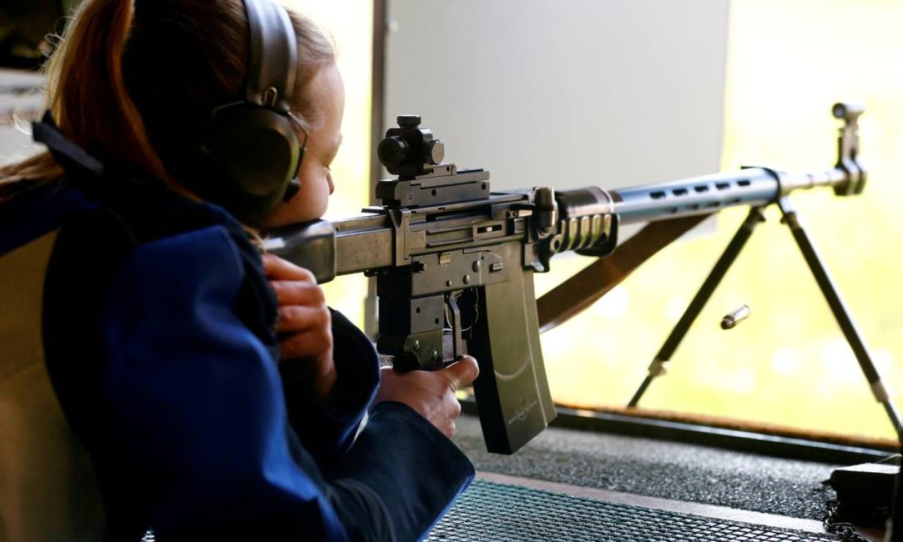 Suíça aprova endurecimento da legislação sobre compra e posse de armas ...