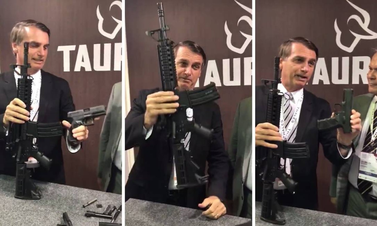 Bolsonaro posou em 2017 com fuzil da Taurus que tinha liberado por ...