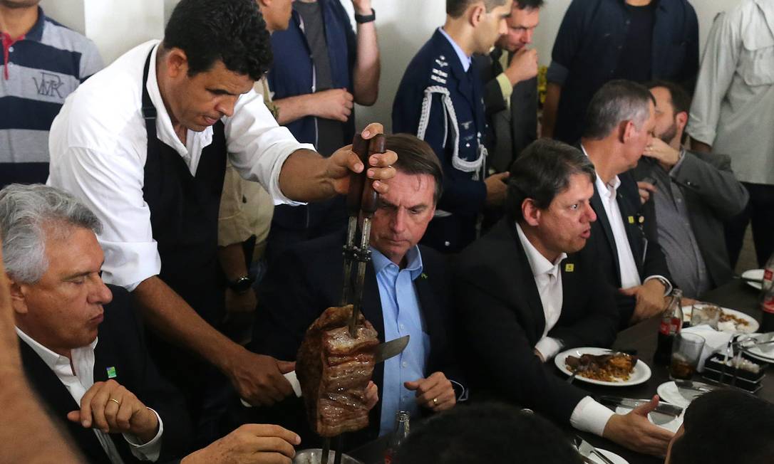 Bolsonaro diz que está 'comendo o pão que o diabo amassou', mas só muda ...