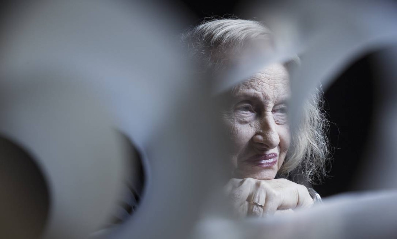 Anna Bella Geiger revê a própria história, no MAM e na preparação de ...