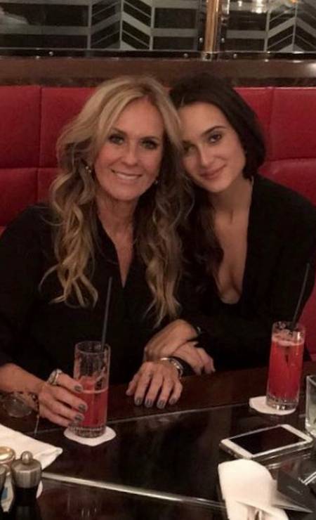 Confira as fotos de Bruna Pinheiro, neta da eterna 'Garota de Ipanema ...