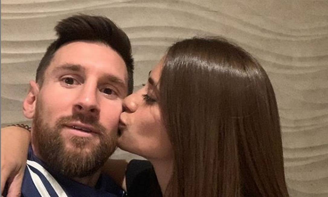 Aniversariante Messi recebe declaração da mulher: 'Te amamos' - Jornal ...
