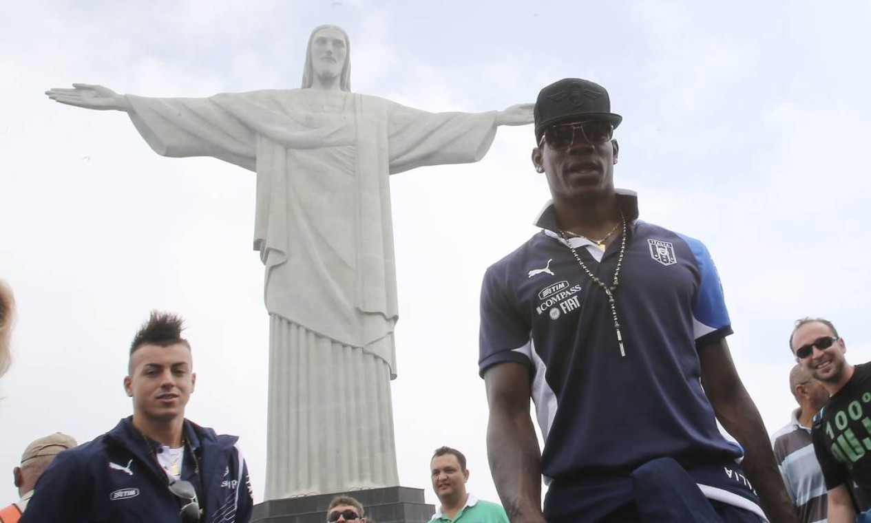 Balotelli, alvo do Flamengo: abandono na infância, mãe judia e ...