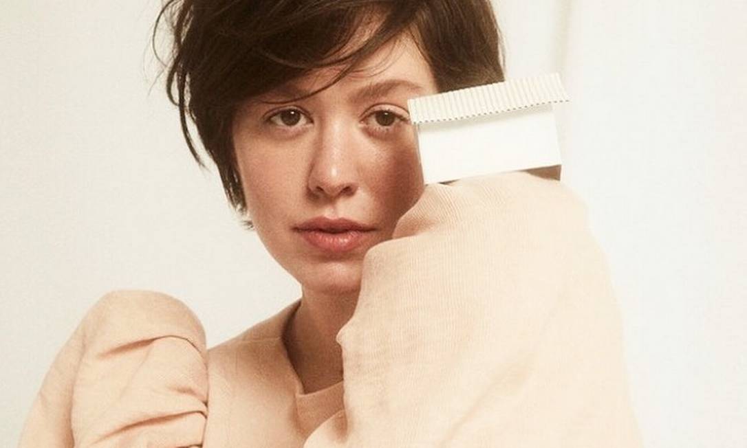 Filha de Tom Jobim, Maria Luiza lança clipe 'Casa branca', com imagens ...