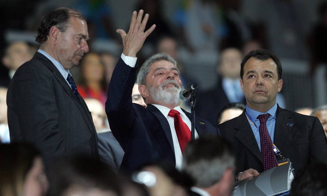 Lula em seus dois mandatos de presidente - Jornal O Globo