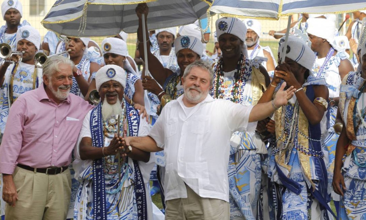 Lula em seus dois mandatos de presidente - Jornal O Globo