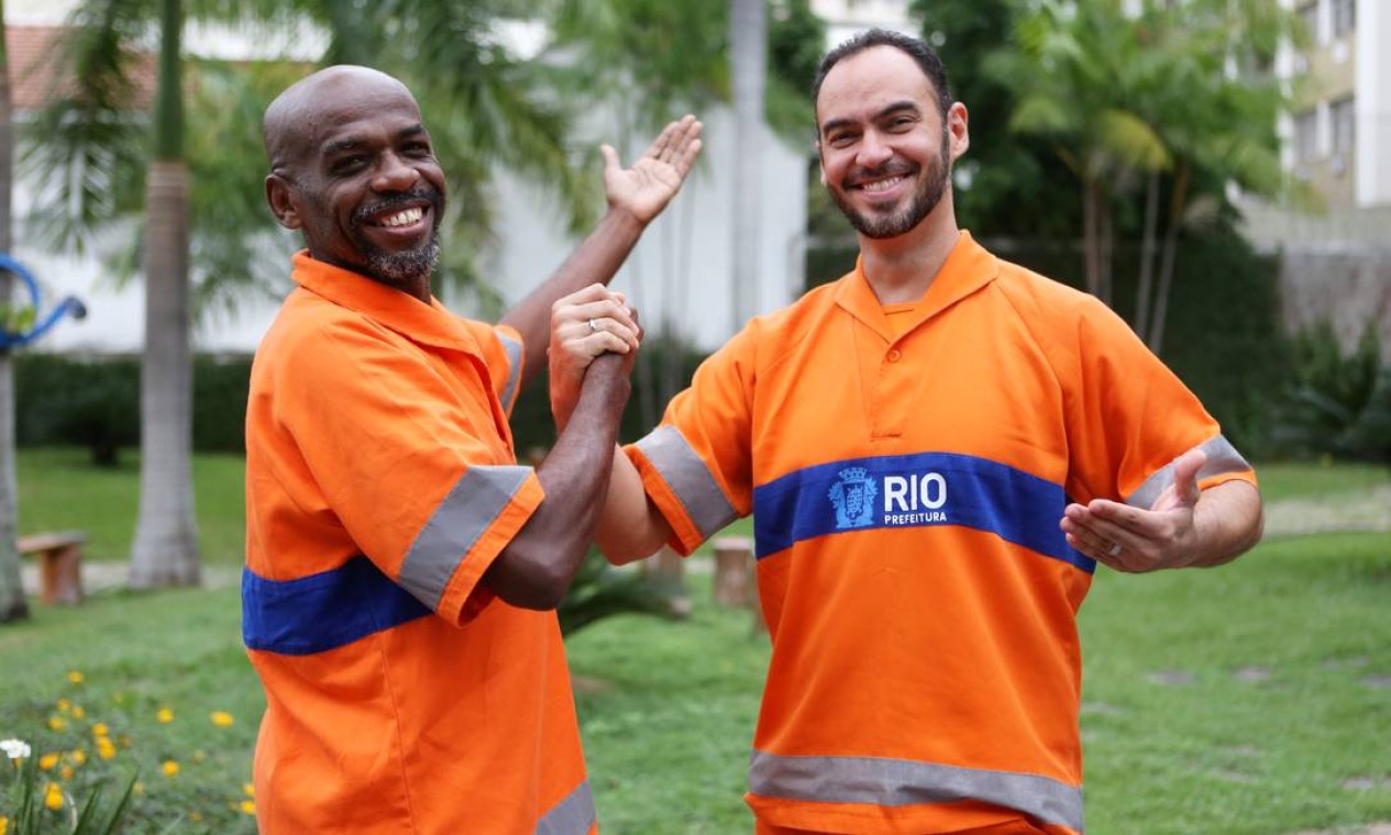 'Seria muito prazeroso', diz gari que viralizou na internet sobre fazer ...