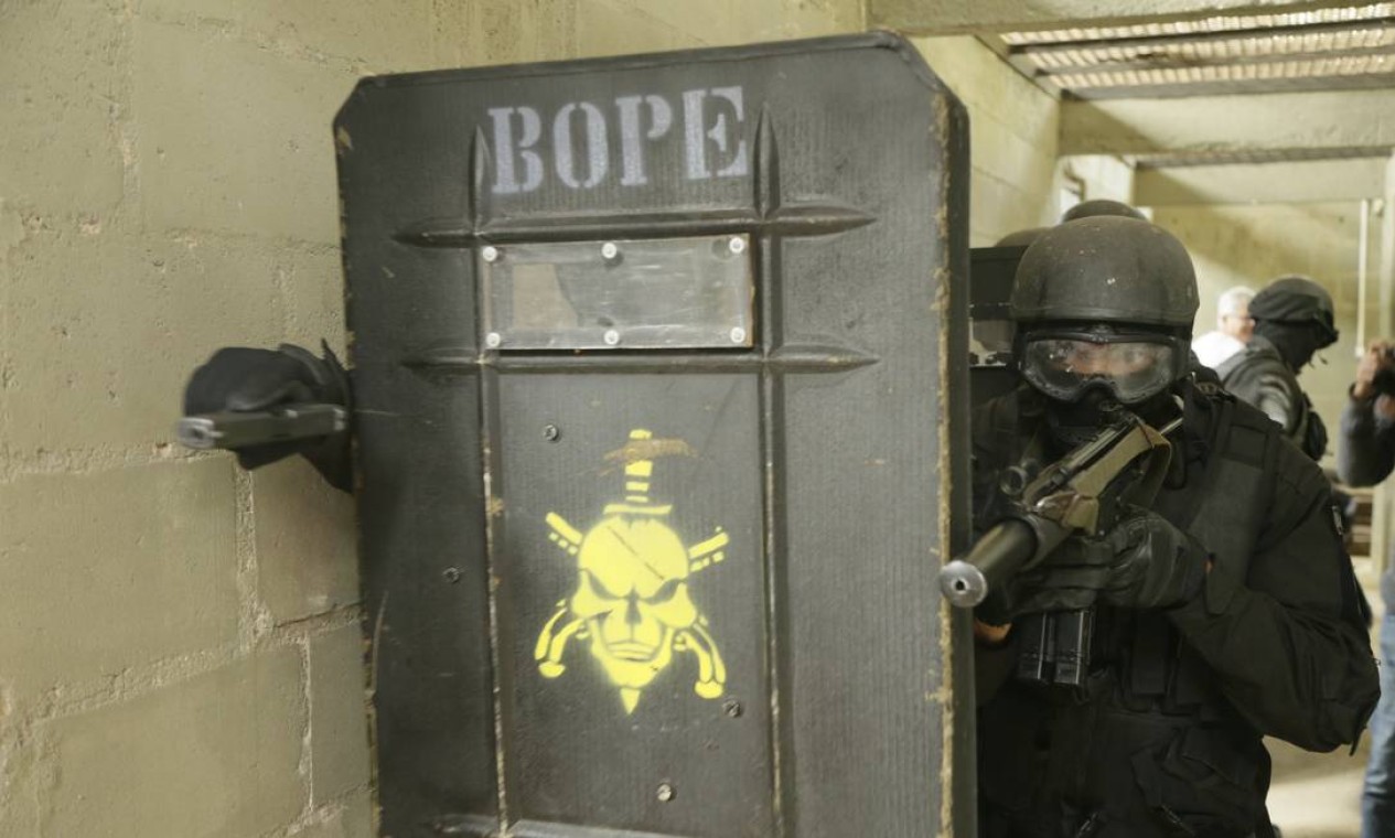Veja fotos do treinamento da Unidade de Intervenção Tática do Bope ...