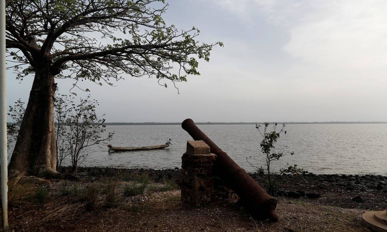 Veja imagens de monumentos que relembram a escravidão, na África ...