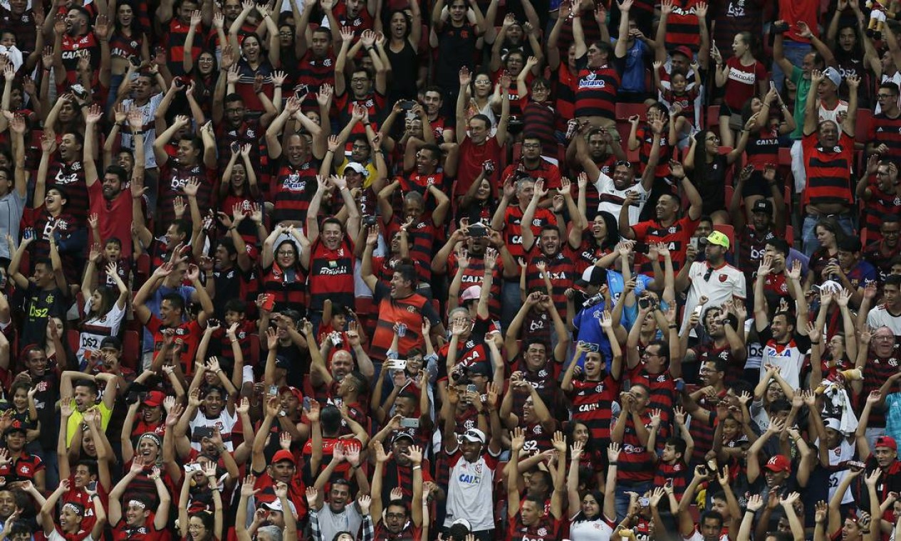 Torcida do Flamengo esgota ingressos para 'final' contra o Santos do ...
