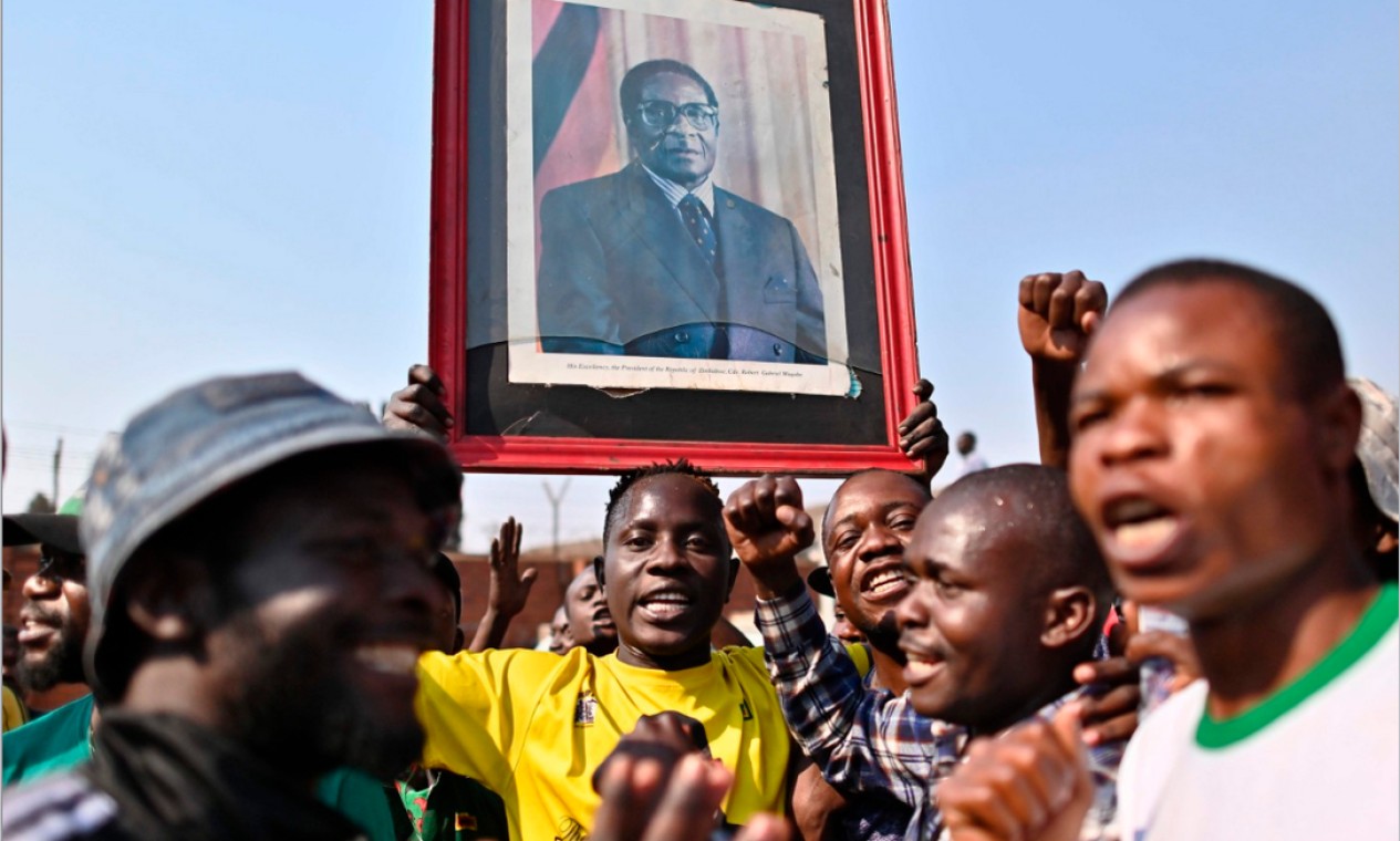 Família de Mugabe rejeita enterro com honras de Estado - Jornal O Globo