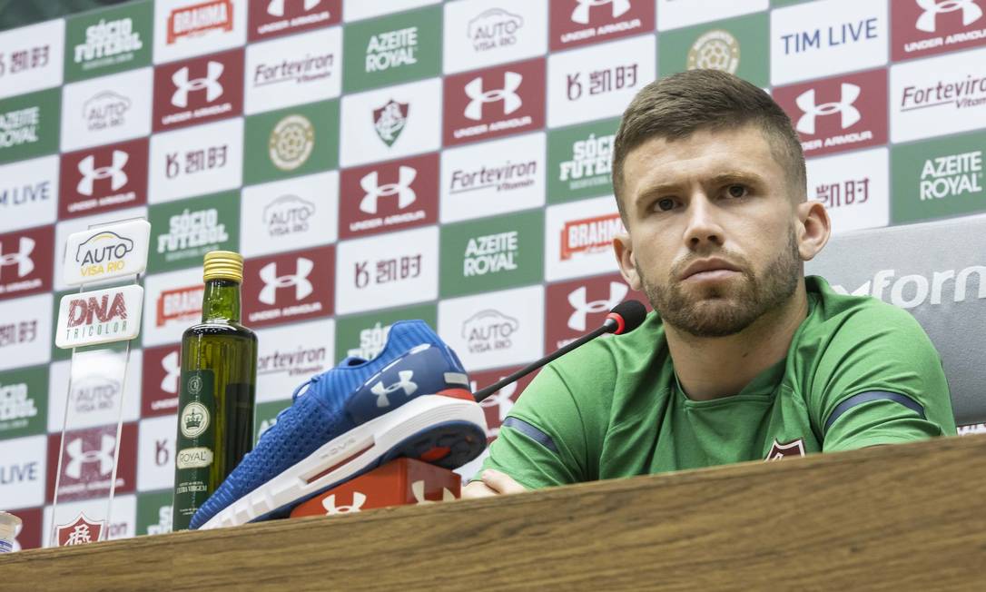 Caio Henrique, do Fluminense, só jogou 11 partidas no Brasil em sua ...