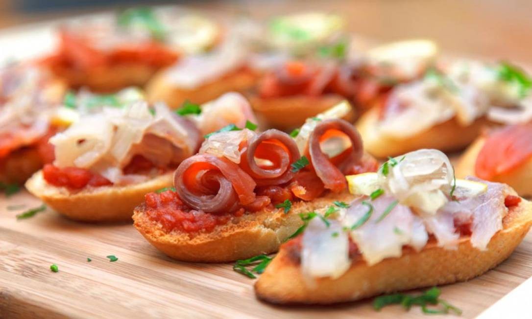 Tapas, tortillas e paella gigante: Festival celebra a gastronomia da ...