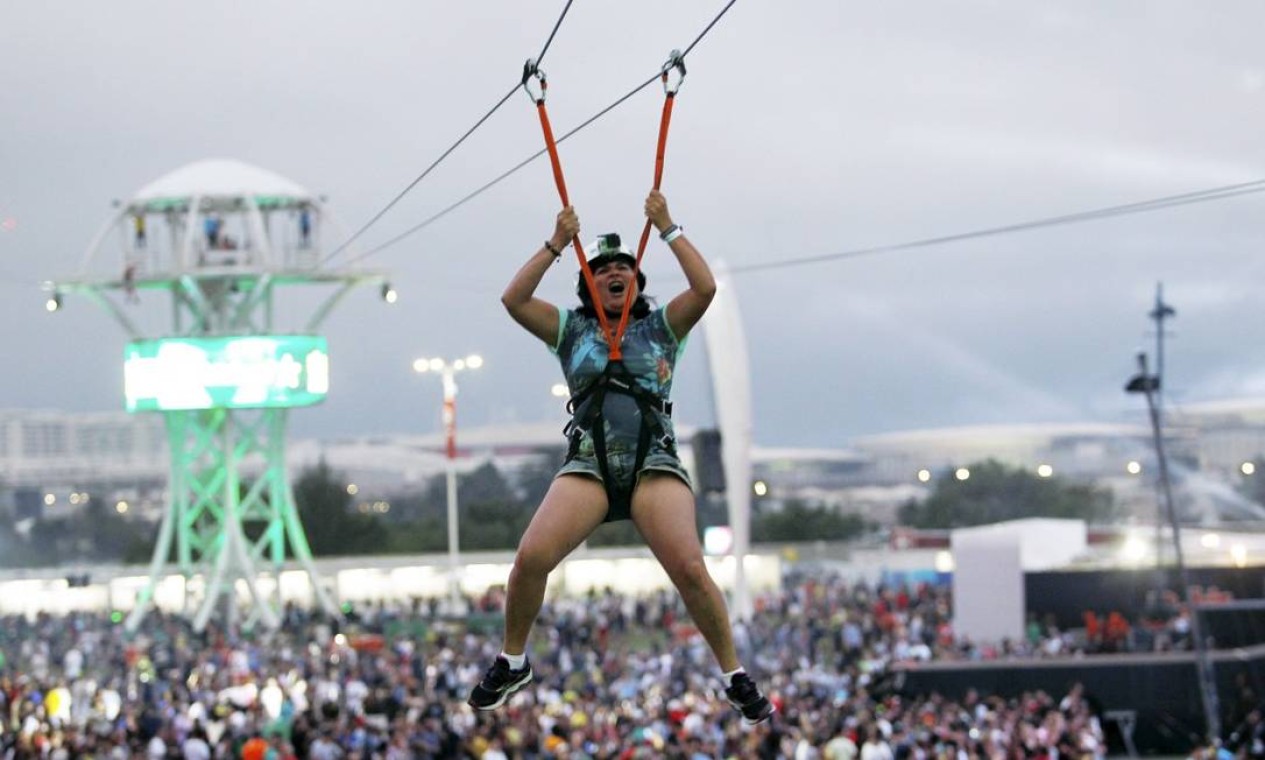 Rock in Rio: Com chuva no Rio, tirolesa e outros brinquedos ainda não ...