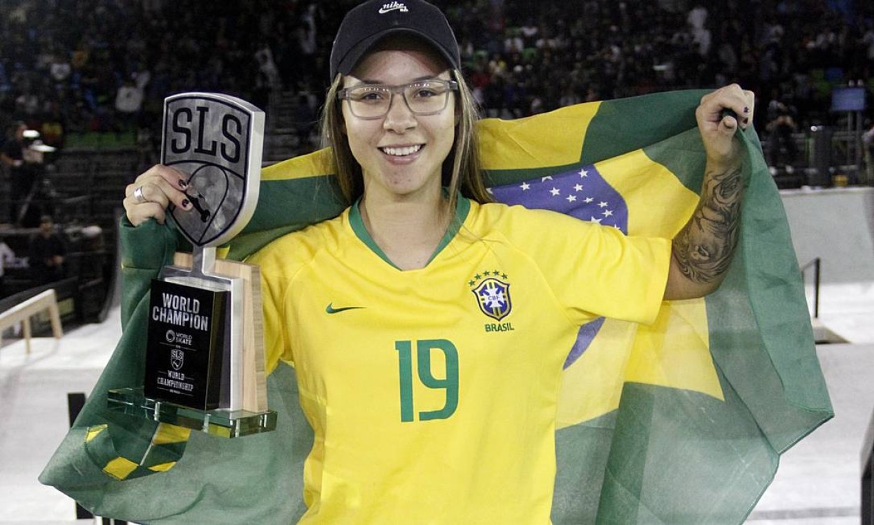 Pâmela Rosa brilha nas manobras finais, vence o Super Crown e se torna ...