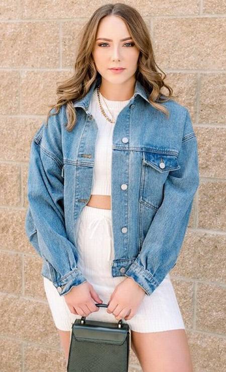 Aos 23 anos, filha do rapper Eminem é uma potência na internet - Jornal ...