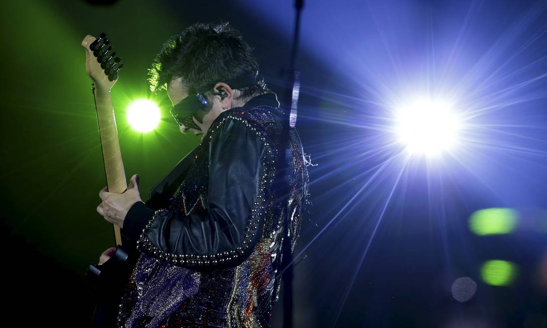 Minha luz é de led: parada elétrica do Muse fecha o Rock in Rio em alto ...