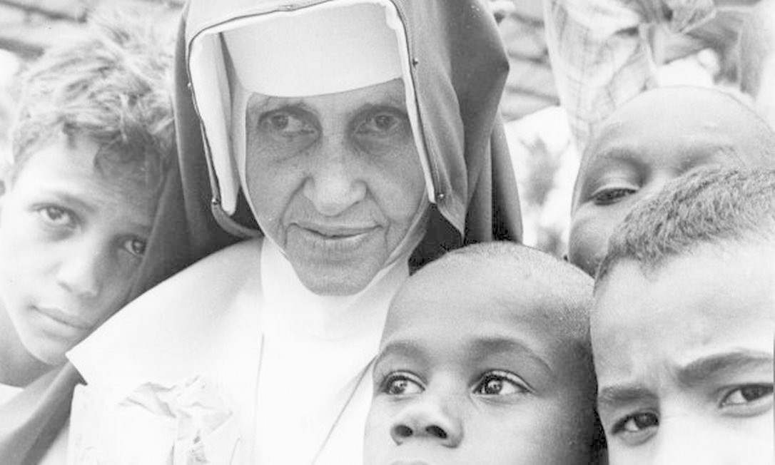 Irmã Dulce: veja fotos da primeira santa brasileira - Jornal O Globo