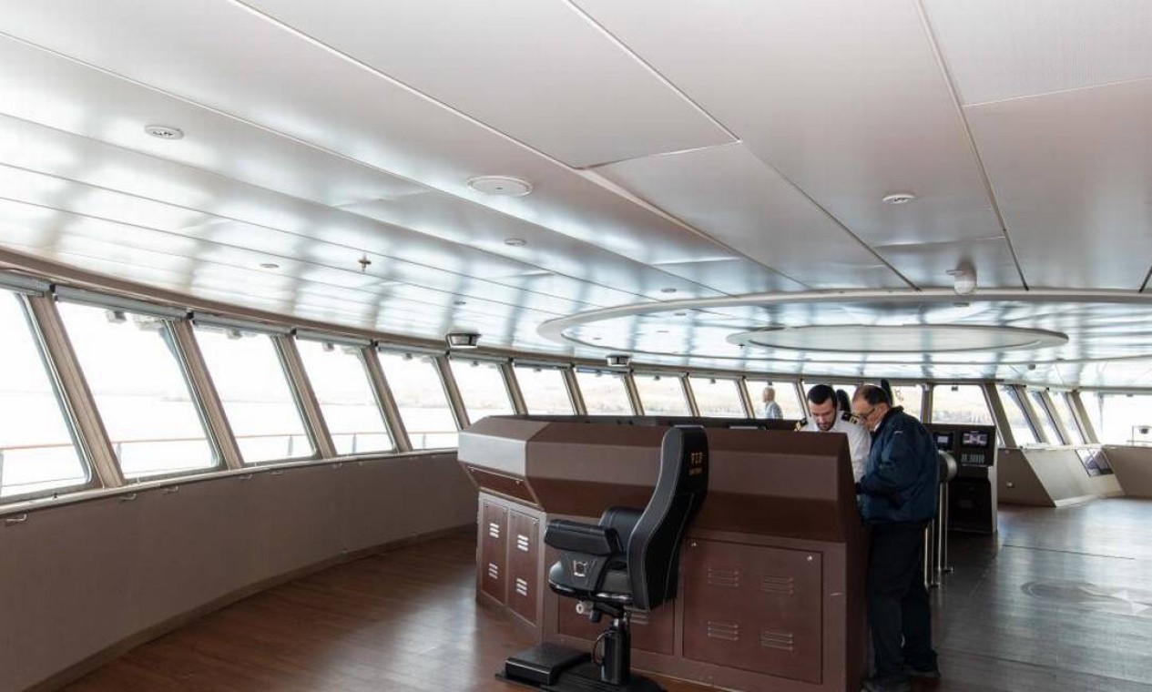 Conheça o navio de luxo português que abre a temporada de cruzeiros no ...