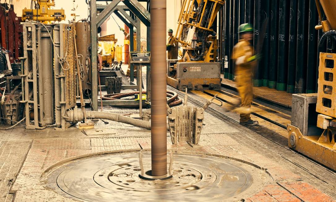 Aumento da produção de petróleo no Brasil e em outros países pode frear ...