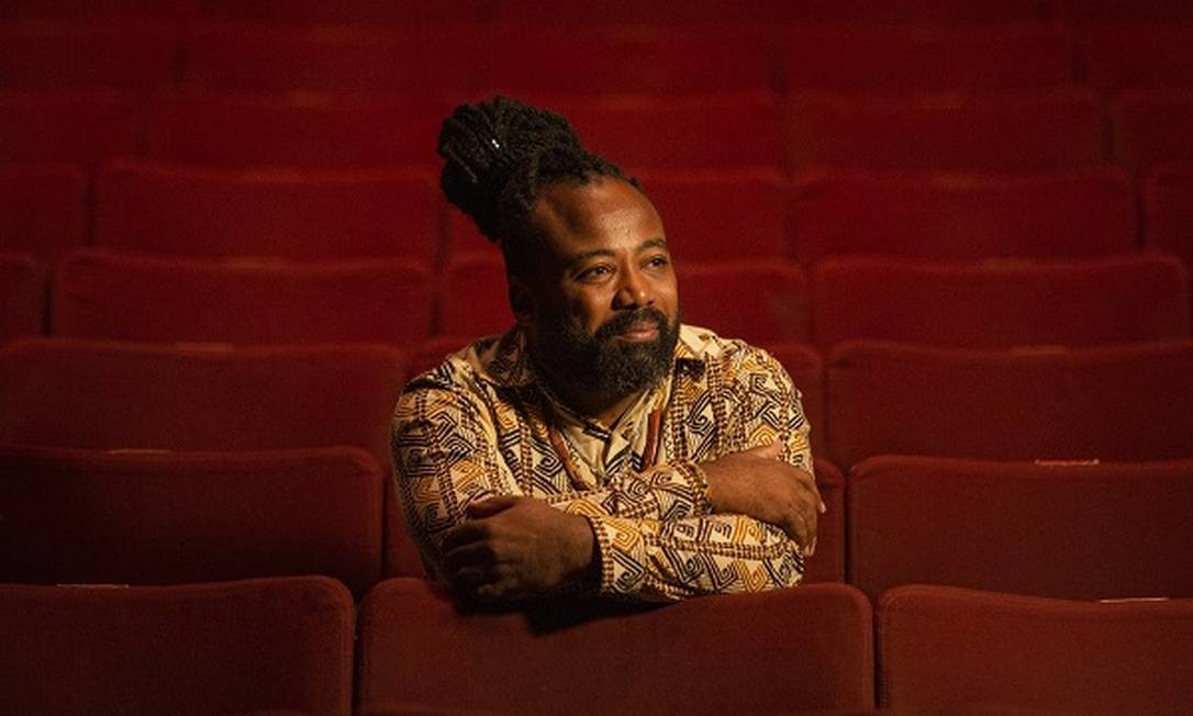 Ator, autor e diretor, Rodrigo França lota teatros com espetáculos ...