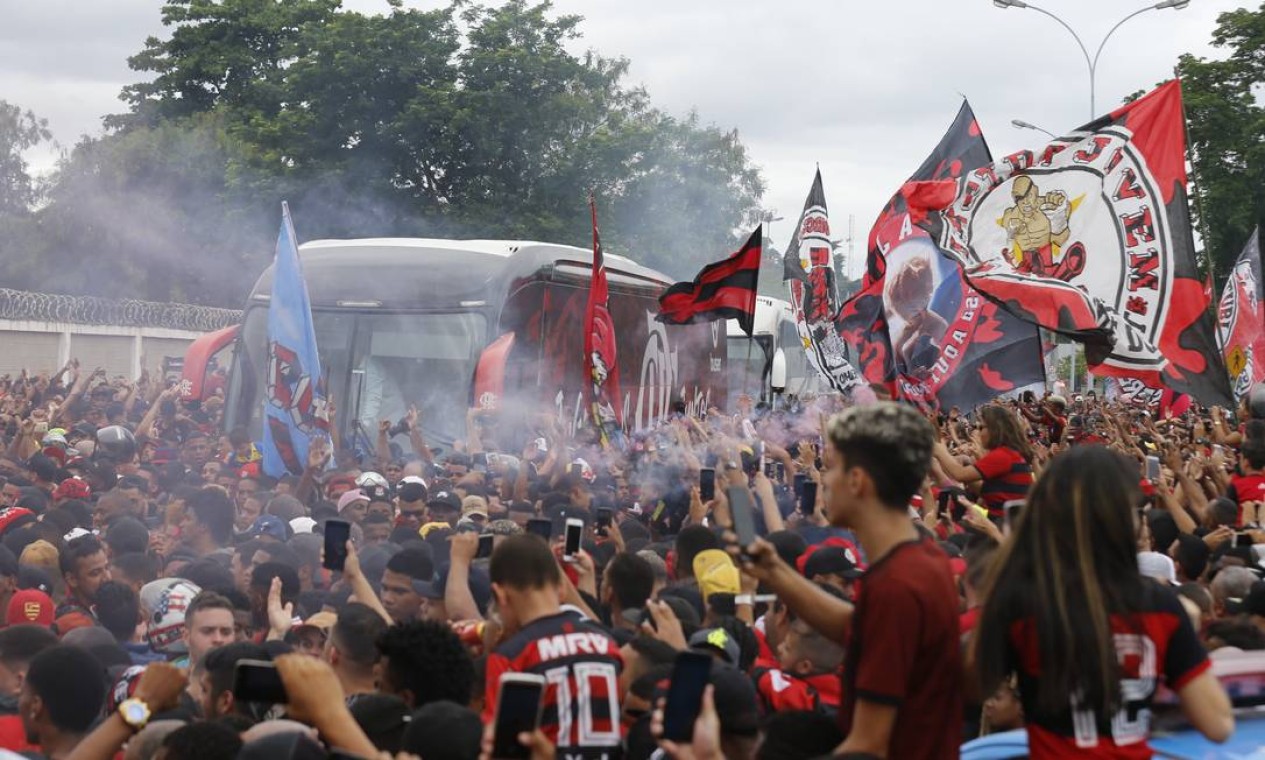 Torcida do Flamengo, após sete anos, se vê às portas da terra prometida ...