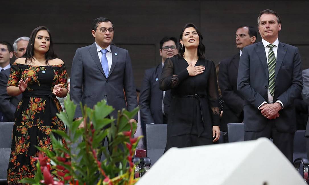 Bolsonaro se compromete a indicar 'em breve' ministro evangélico para o ...
