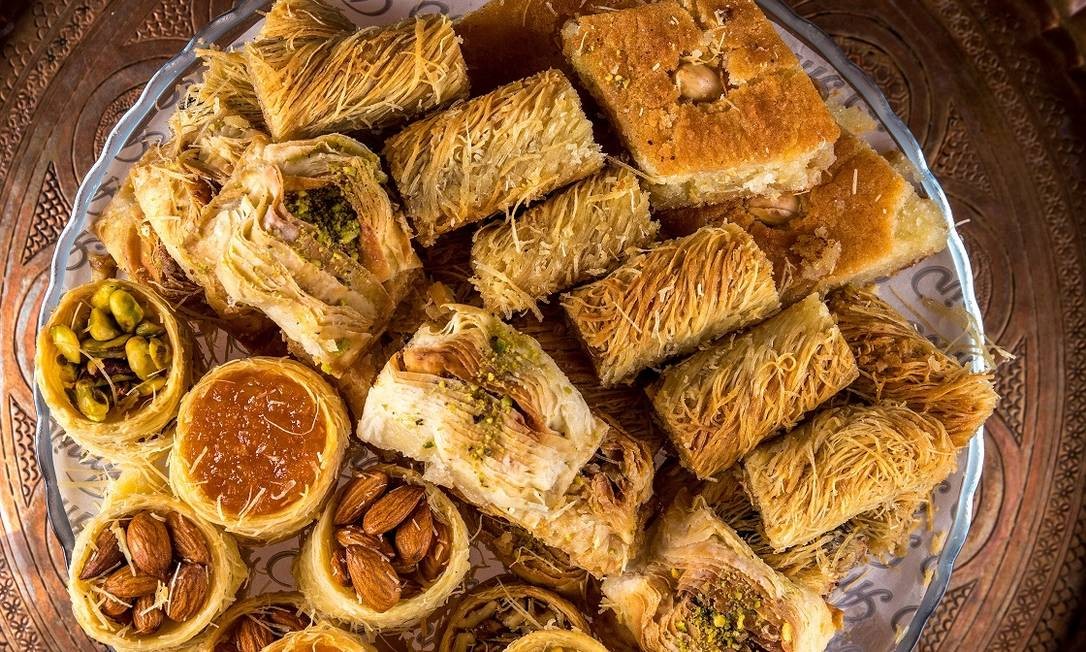 Sobremesas de Natal: tortas, doces árabes e portugueses e rabanadas ...