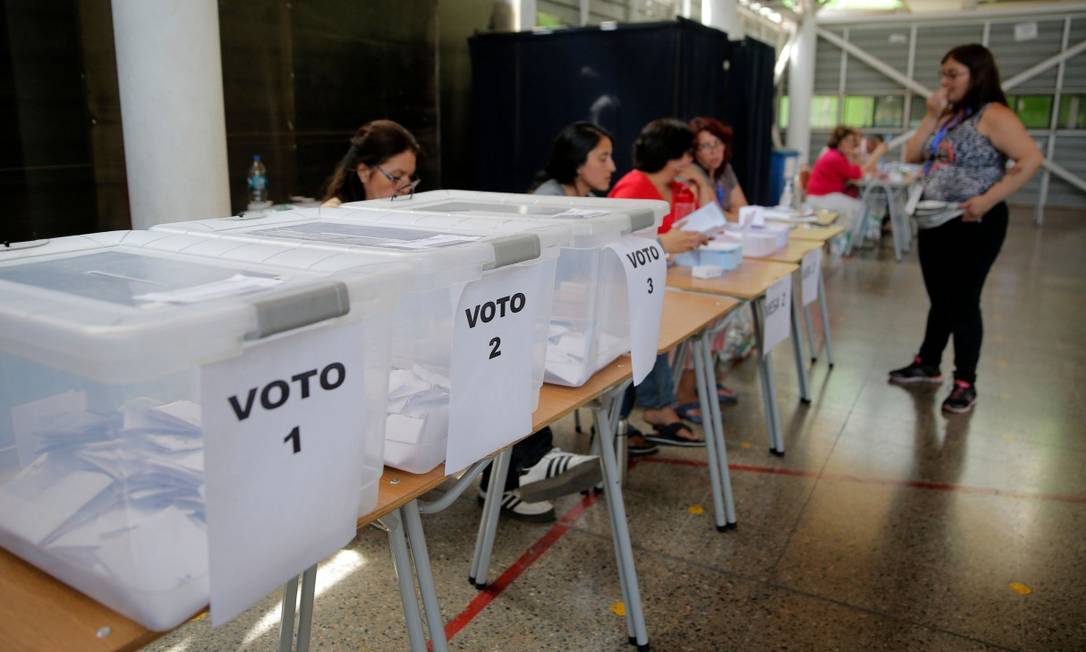 Consulta popular mostra que chilenos são a favor de nova Constituição e ...