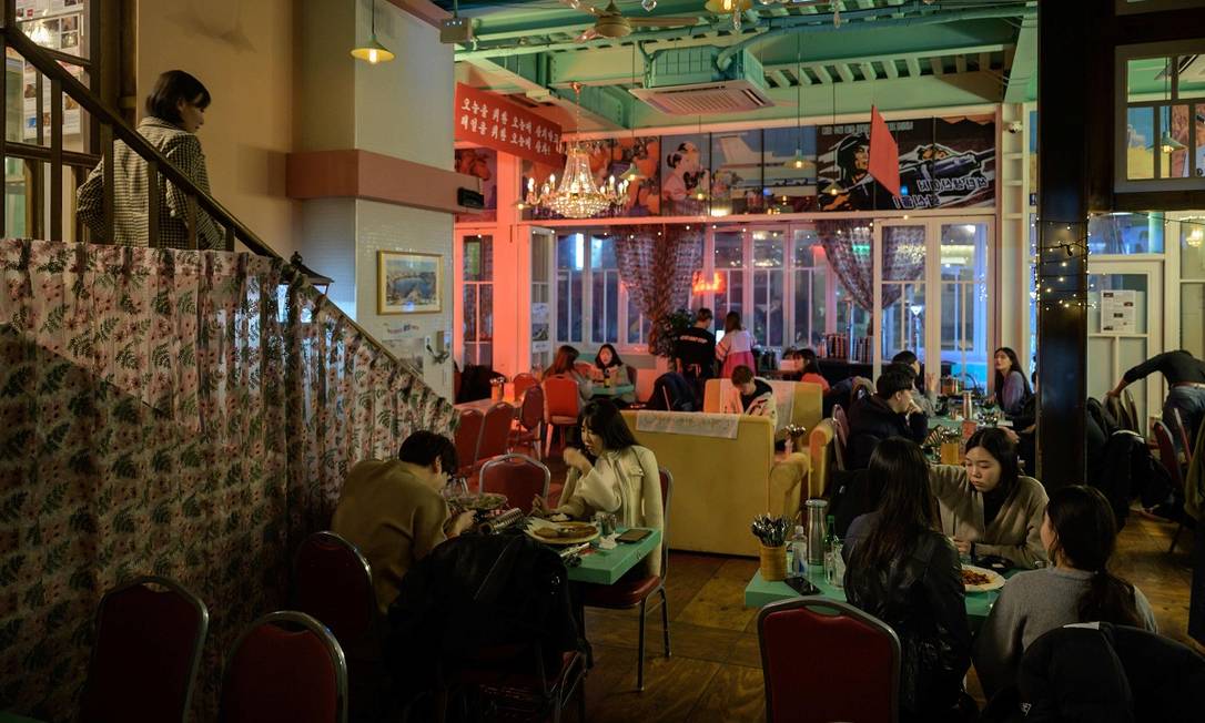 Conheça o bar inspirado na Coreia do Norte que virou uma das grandes ...