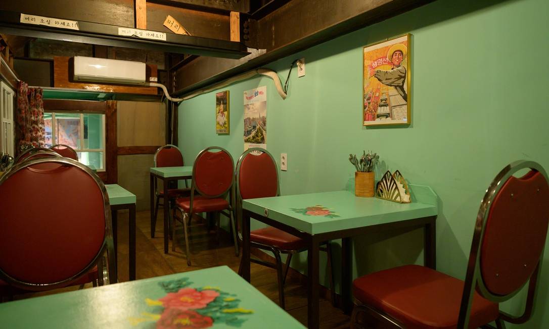 Conheça o bar inspirado na Coreia do Norte que virou uma das grandes ...