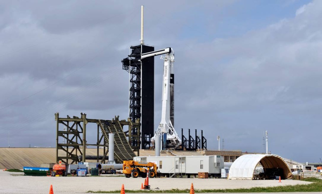 Space X, de Elon Musk, se prepara para lançamento em Cabo Canaveral ...