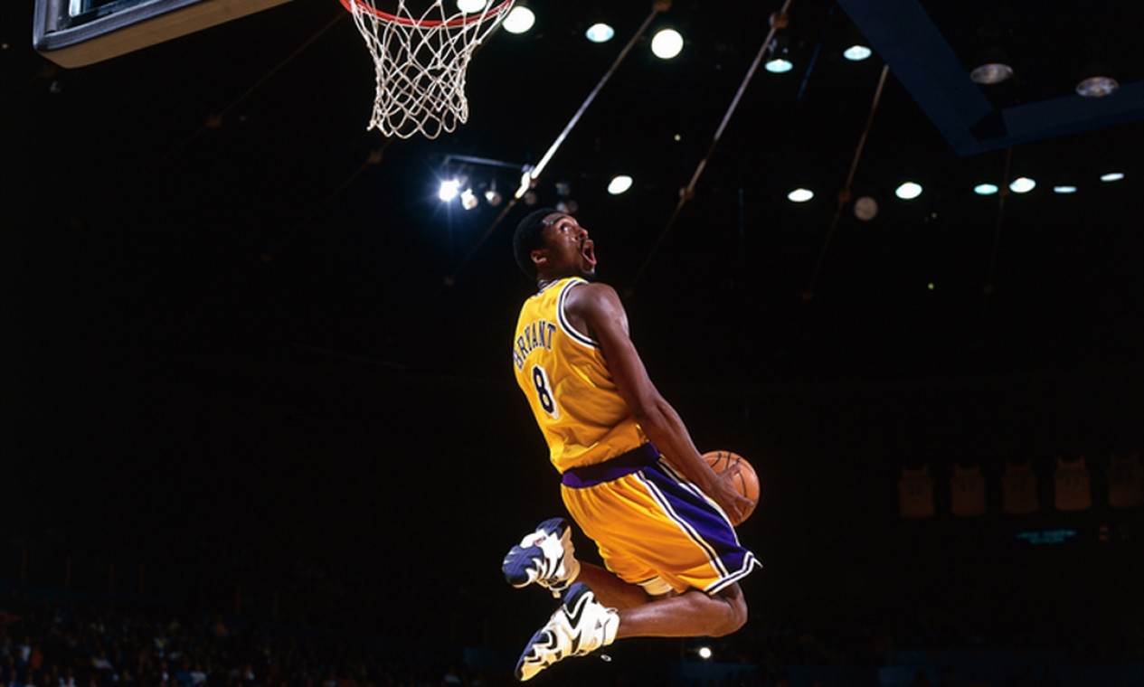 Kobe: ‘Post’ pune repórter por tuíte sobre astro e gera polêmica ...