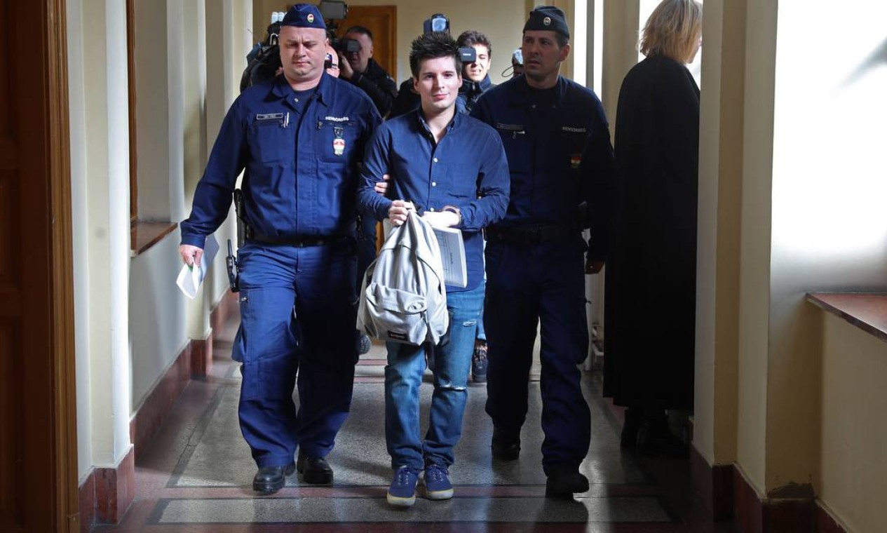 Hacker português preso está por trás de revelações do 'Luanda Leaks ...