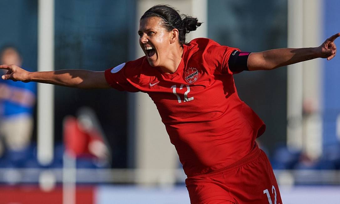 Canadense Sinclair se torna maior artilheira da história em seleções de ...