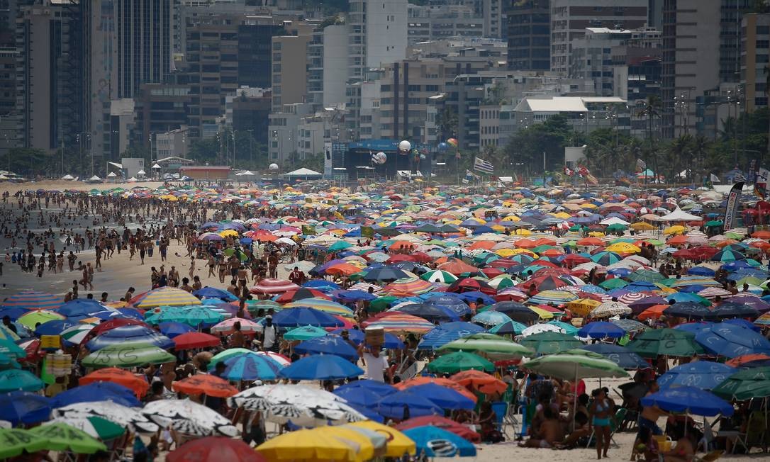 Praias cheias em sábado de calor e céu encoberto; veja a previsão para ...
