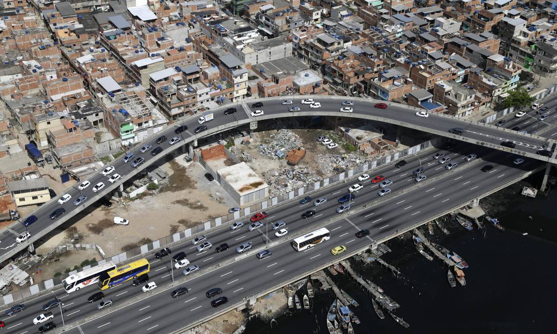 Como o 'vírus de rico' alterou a rotina na favela da Maré - Época