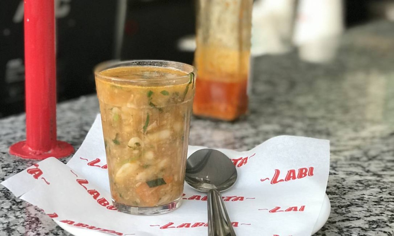 Chef do Lilia comanda o Labuta, que tem um prato por dia e petiscos na ...