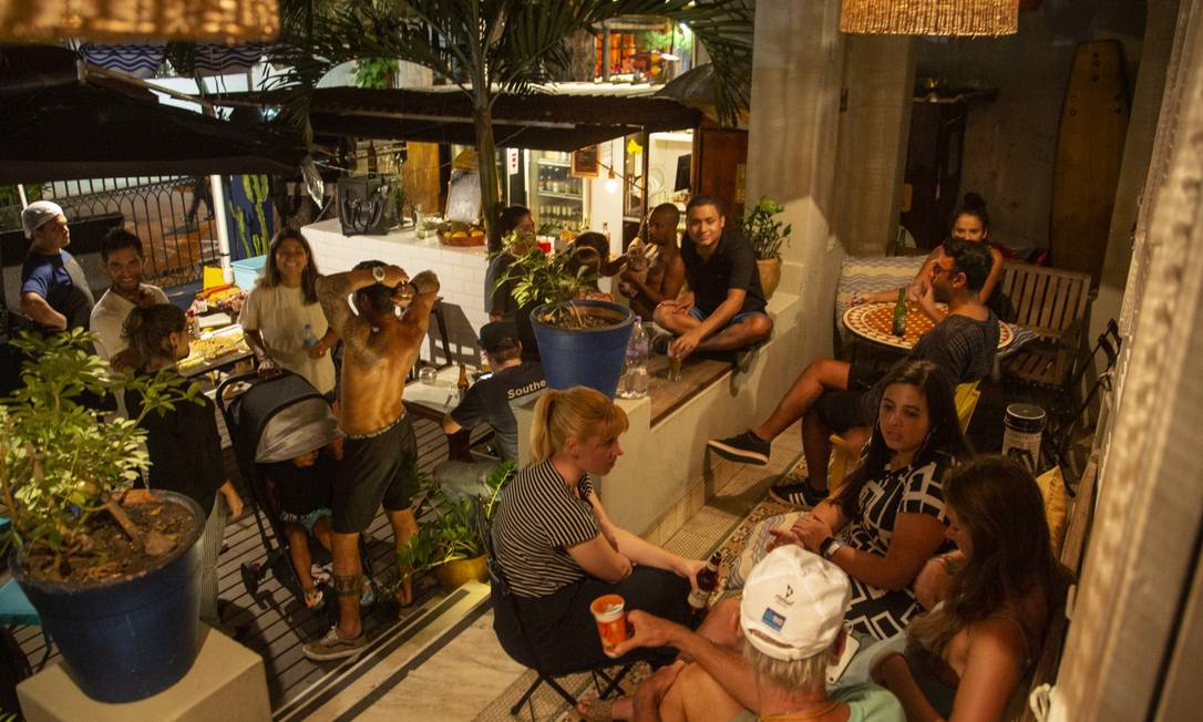 Hostels investem em promoções e festas para atrair cariocas - Jornal O ...
