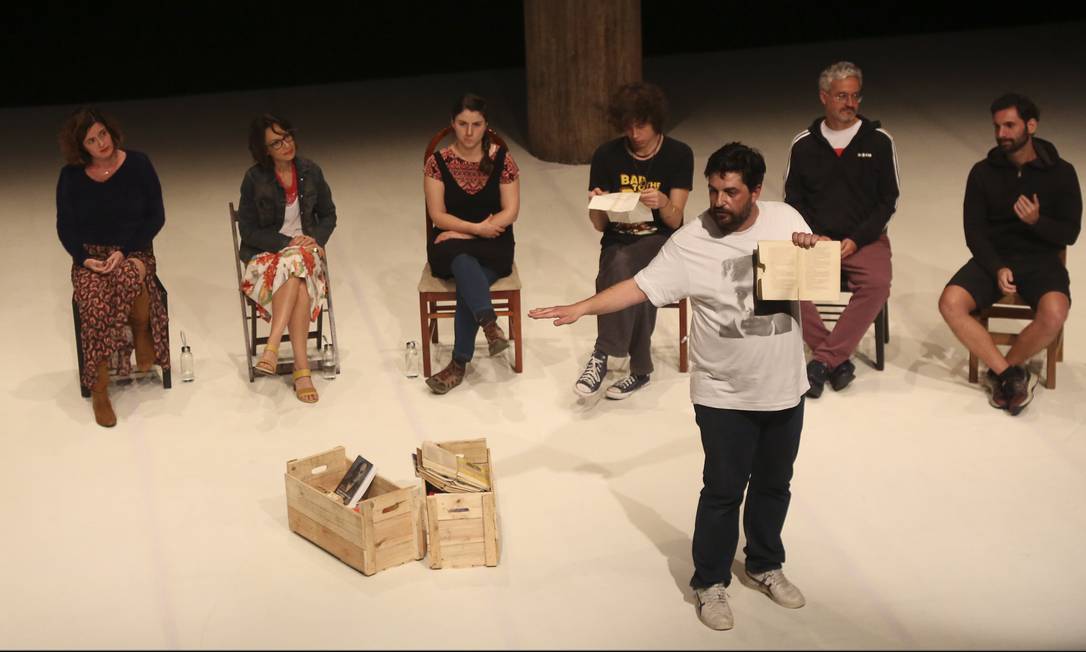 Na MITsp, espetáculo 'By heart', de Tiago Rodrigues, é marcado pela ...