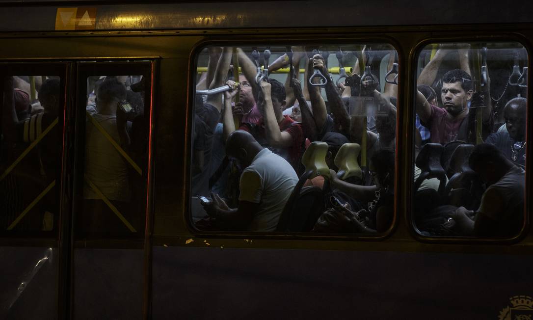 Desafios do Rio: No transporte, passageiros sofrem com velhos problemas ...