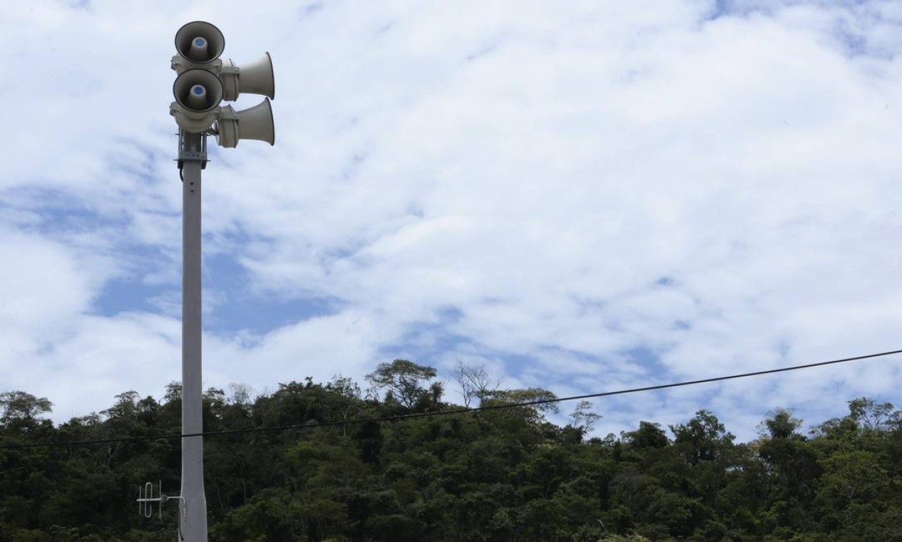 Defesa Civil do Rio usará sirenes instaladas em áreas de risco do ...