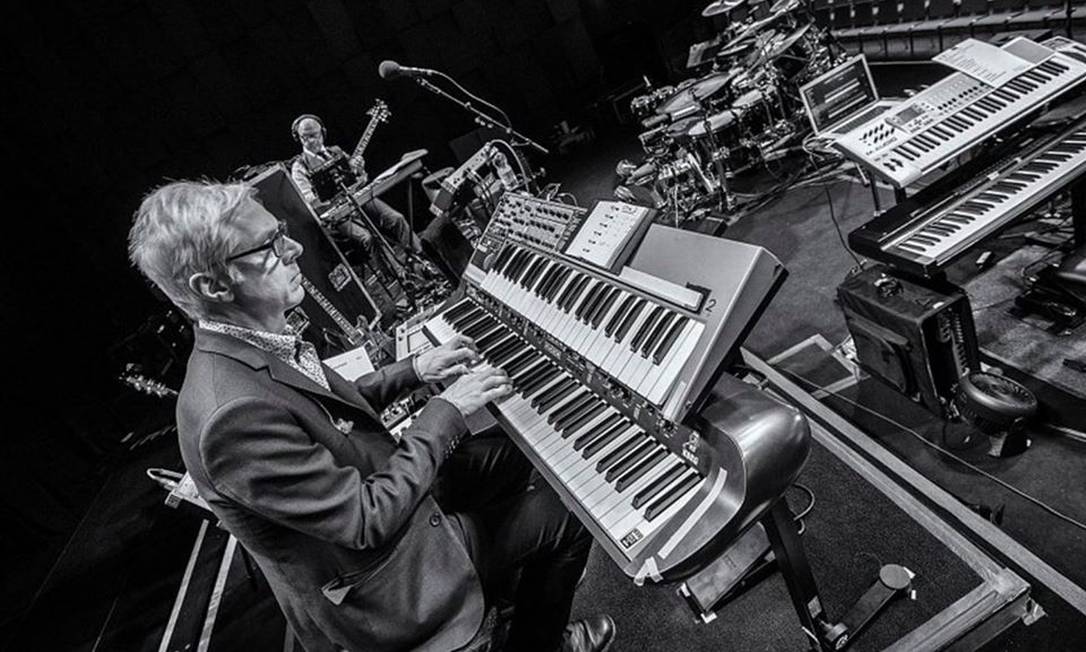 Morre Bill Rieflin, baterista do King Crimson e R.E.M., aos 59 anos ...