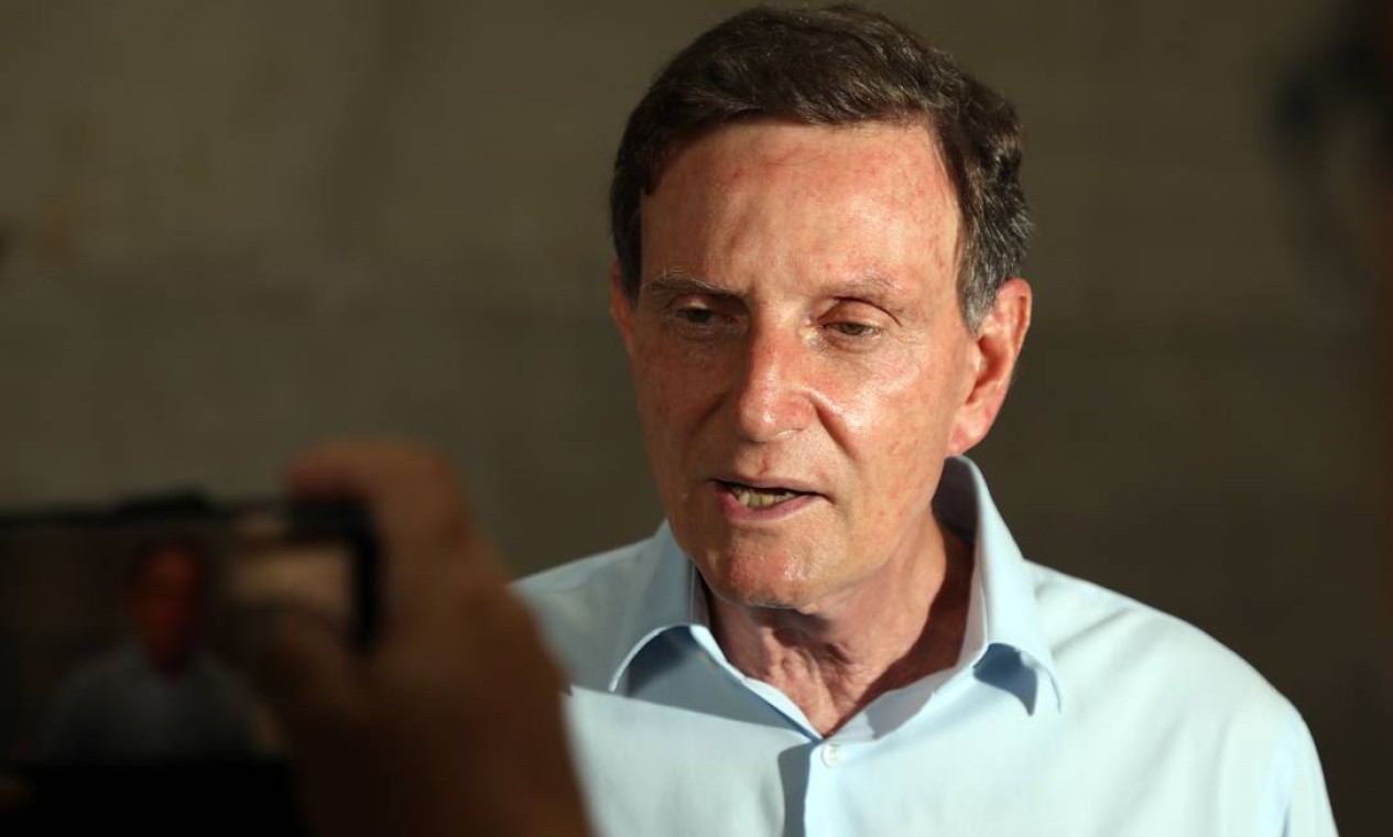 Crivella prorroga recesso escolar e oficializa abertura de lojas de ...