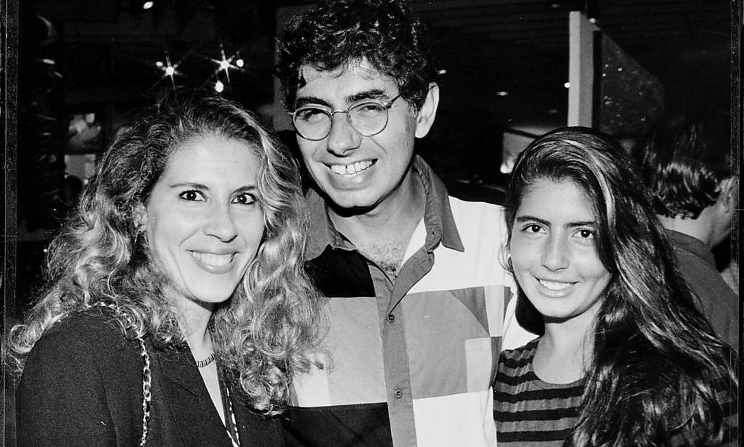 Morre o artista plástico Daniel Azulay, aos 72 anos, vítima de ...