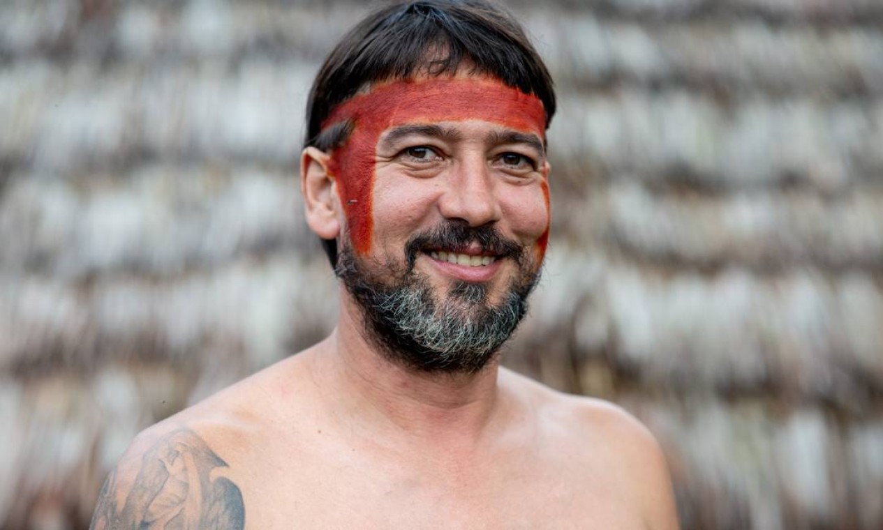 Fotógrafo fica isolado com índios e diz ter sido 'assustador' descobrir ...